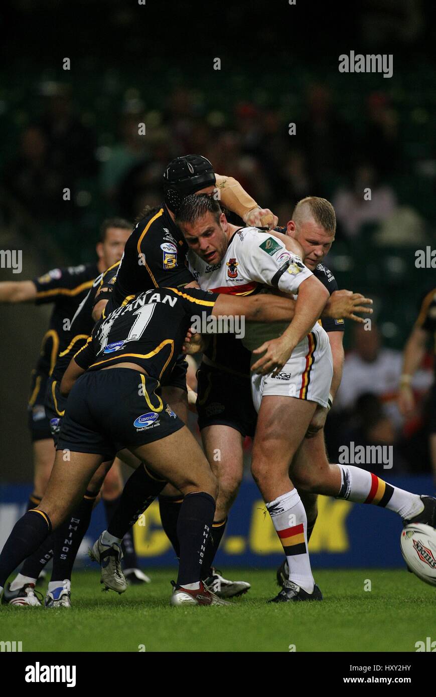 ANDY LYNCH IN ACTION BRADFORD BULLS V LEEDS RHINOS MILLENIUM STADIUM ...