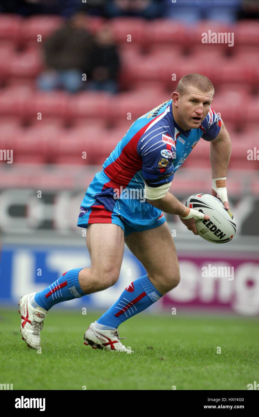BRAD DREW WAKEFIELD WILDCATS RLFC JJB STADIUM WIGAN ENGLAND 08 February ...