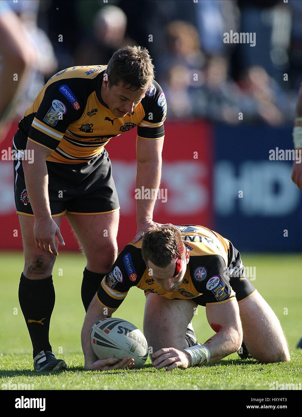 Head injury rugby hi-res stock photography and images - Alamy