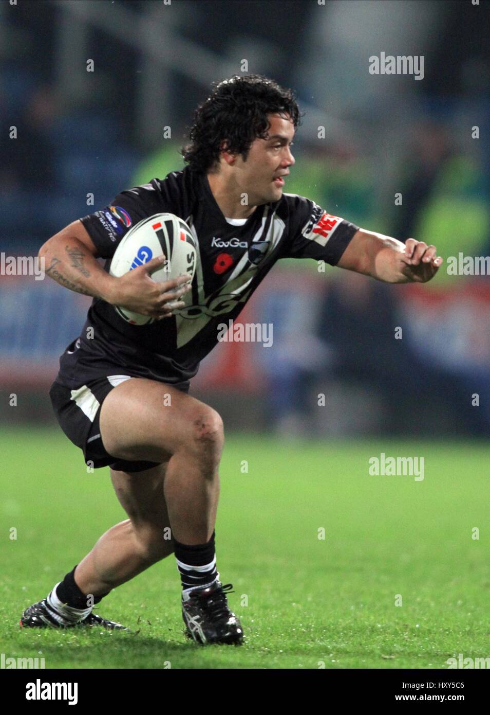 ISAAC LUKE NEW ZEALAND RL GALPHARM STADIUM HUDDERSFIELD ENGLAND 07 ...