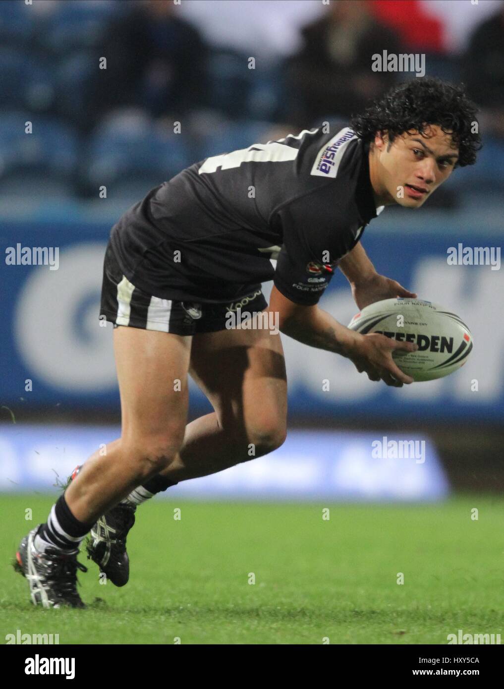 ISAAC LUKE NEW ZEALAND RL GALPHARM STADIUM HUDDERSFIELD ENGLAND 07 ...