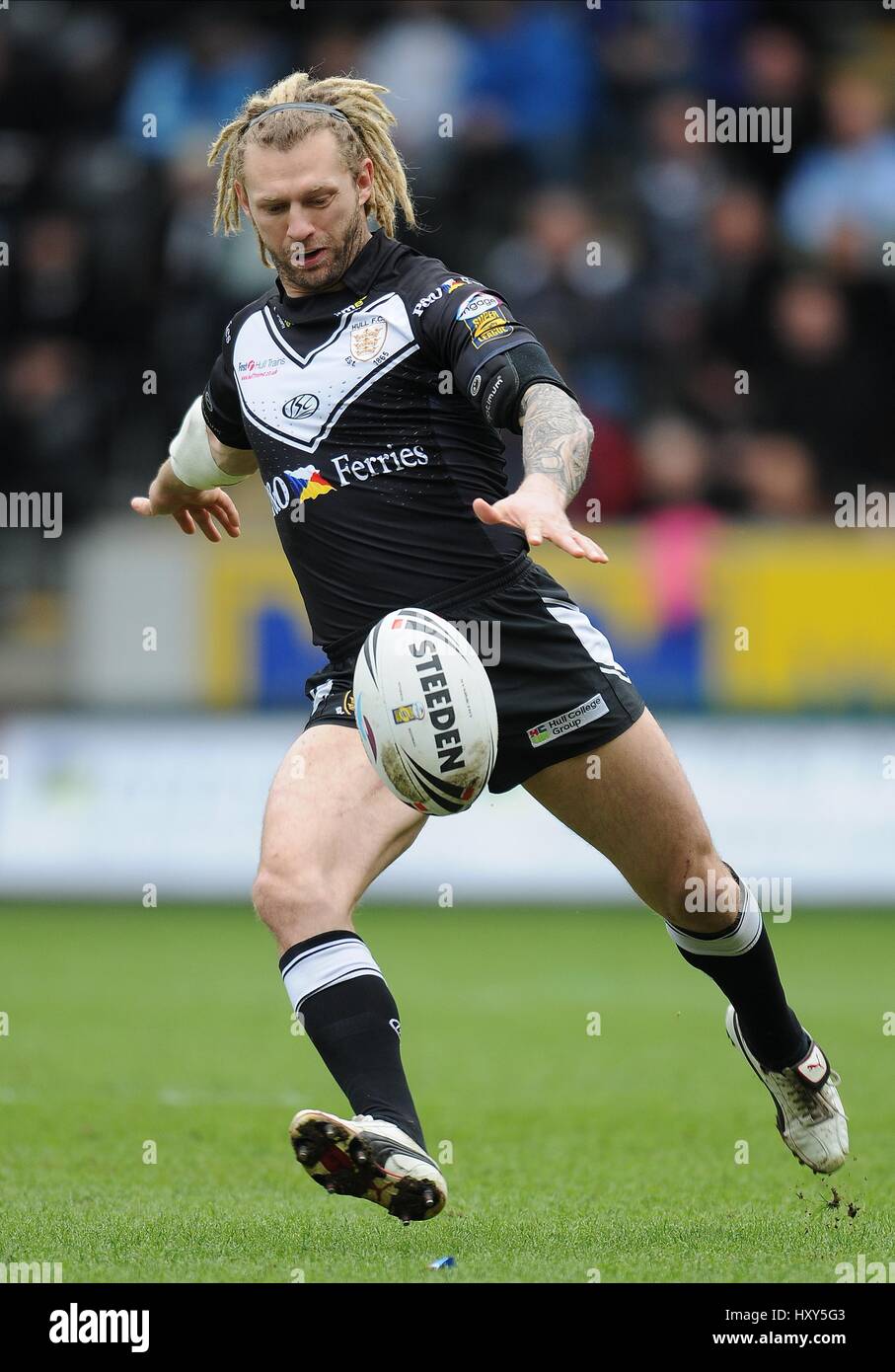 SEAN LONG HULL FC KC STADIUM HULL ENGLAND 05 April 2010 Stock Photo - Alamy