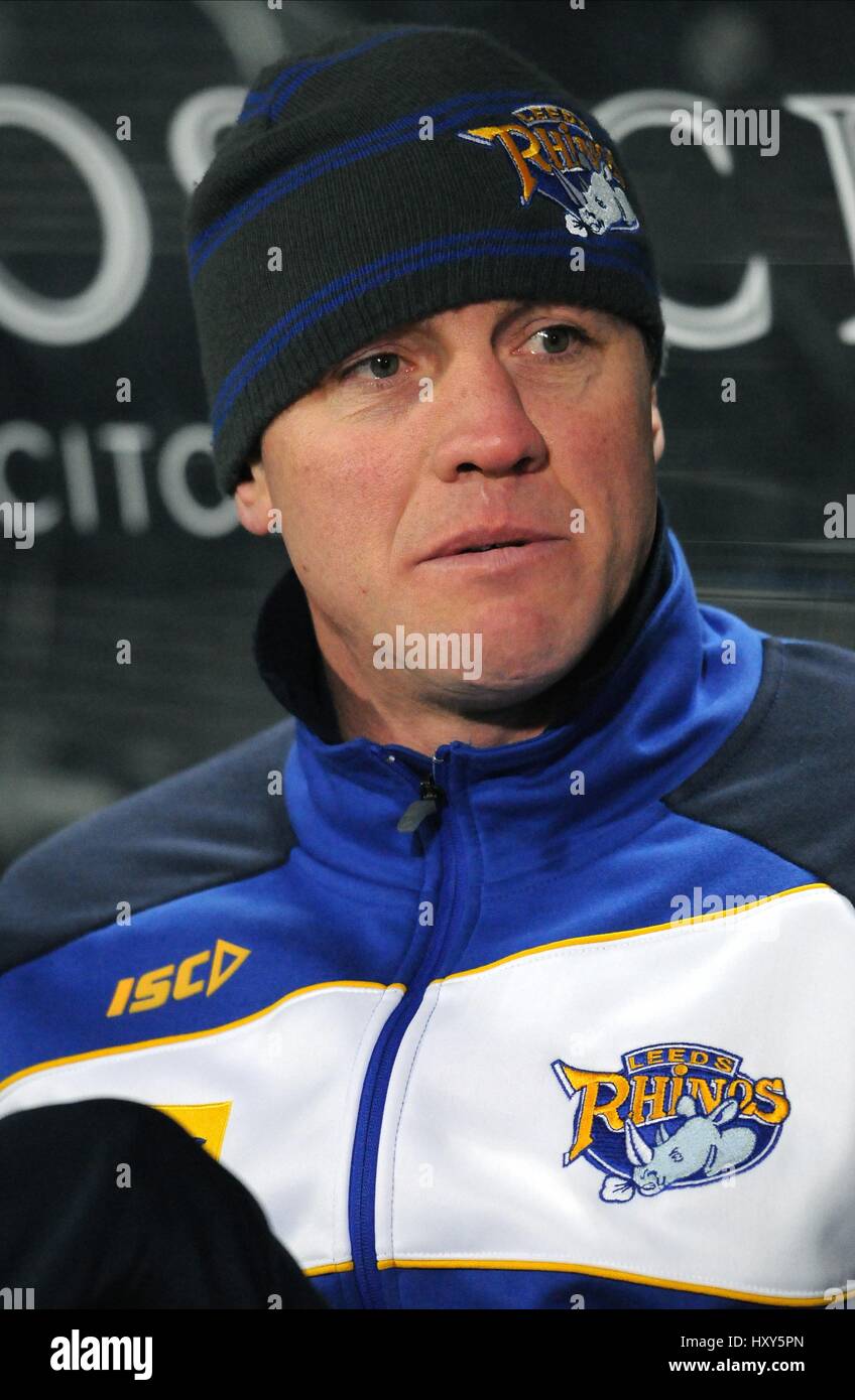 BRIAN MCDERMOTT LEEDS RHINOS LEEDS RHINOS KC STADIUM HULL ENGLAND 18 ...