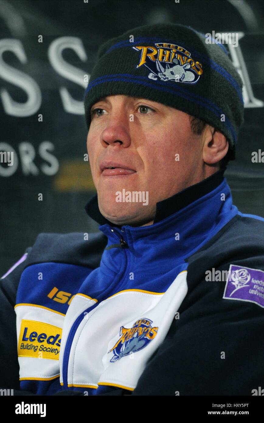BRIAN MCDERMOTT LEEDS RHINOS LEEDS RHINOS KC STADIUM HULL ENGLAND 18 ...