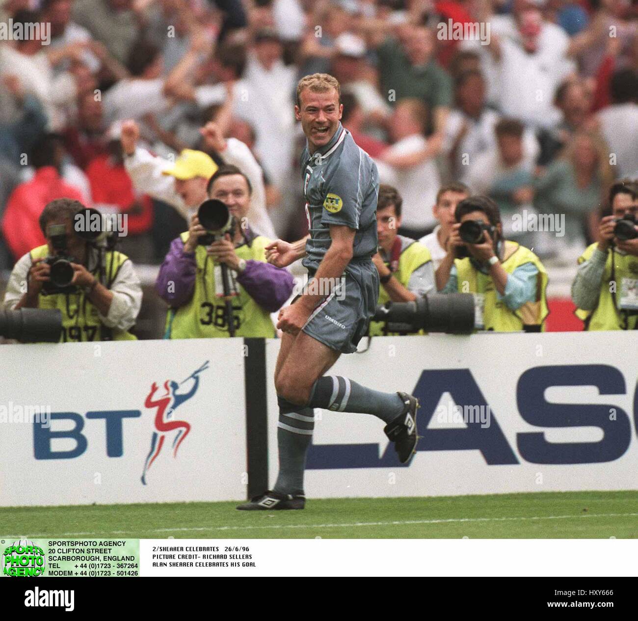 Alan shearer england goal 1996 hi-res stock photography and images - Alamy