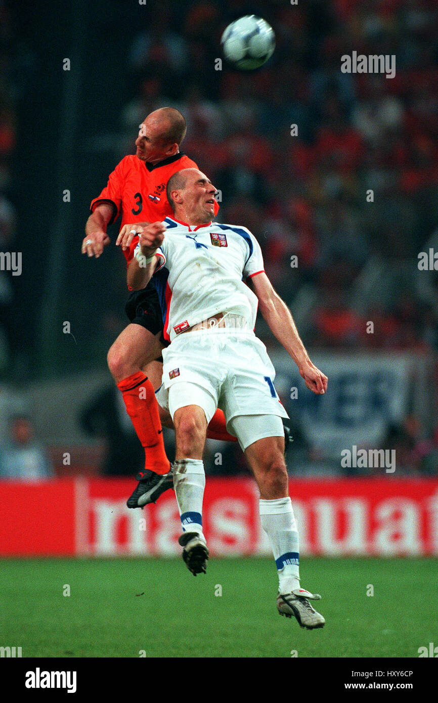 Jaap Stam Jan Koller Holland High Resolution Stock Photography and ...
