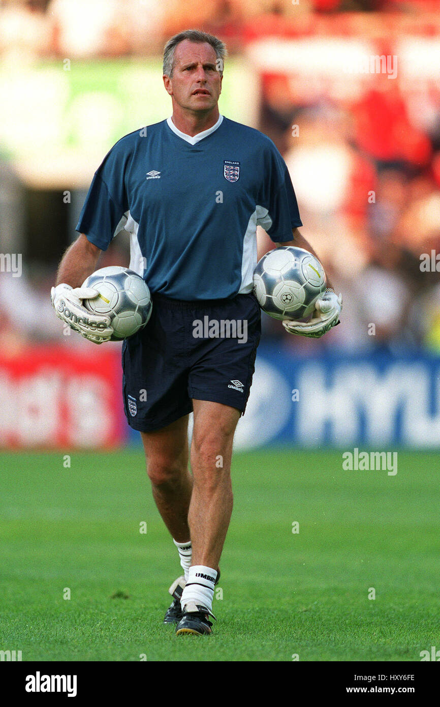 Ray clemence hi-res stock photography and images - Alamy
