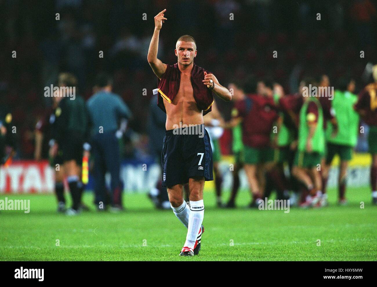 DAVID BECKHAM SIGNALS TO FANS ENGLAND V PORTUGAL 12 June 2000 Stock ...
