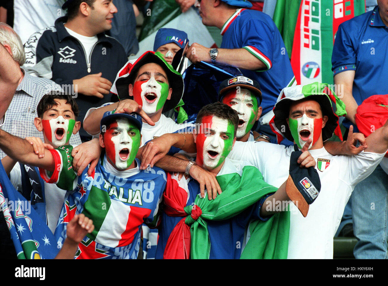 ITALY FANS EURO 2000 ITALY 14 June 2000 Stock Photo - Alamy