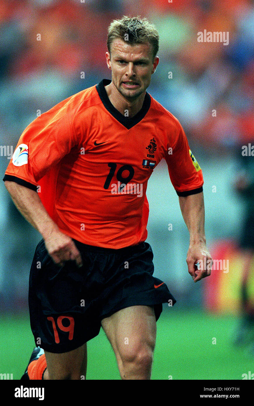 ARTHUR NUMAN HOLLAND & GLASGOW RANGERS FC 21 June 2000 Stock Photo - Alamy