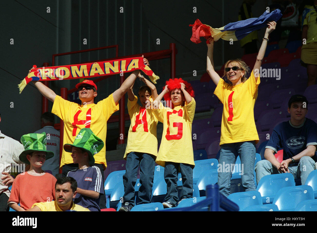 ROMANIA FANS FOOTBALL FANS EURO 2000 17 June 2000 Stock Photo - Alamy