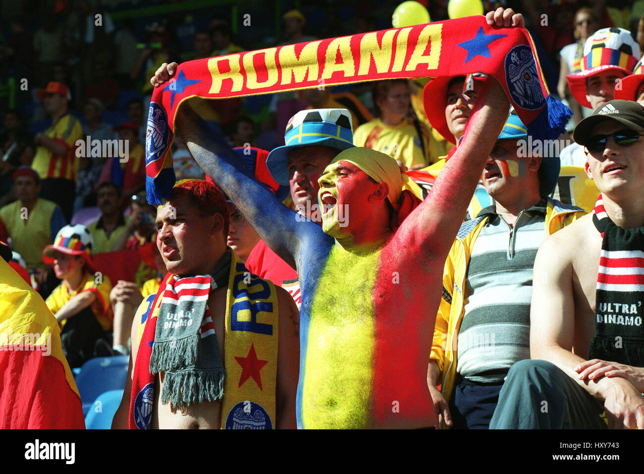 ROMANIA FANS FOOTBALL FANS EURO 2000 17 June 2000 Stock Photo - Alamy