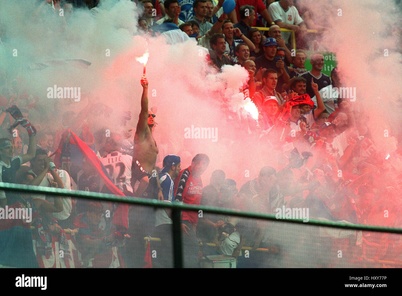 YUGOSLAVIA FOOTBALL FANS FOOTBALL FANS EURO 2000 21 June 2000 Stock ...