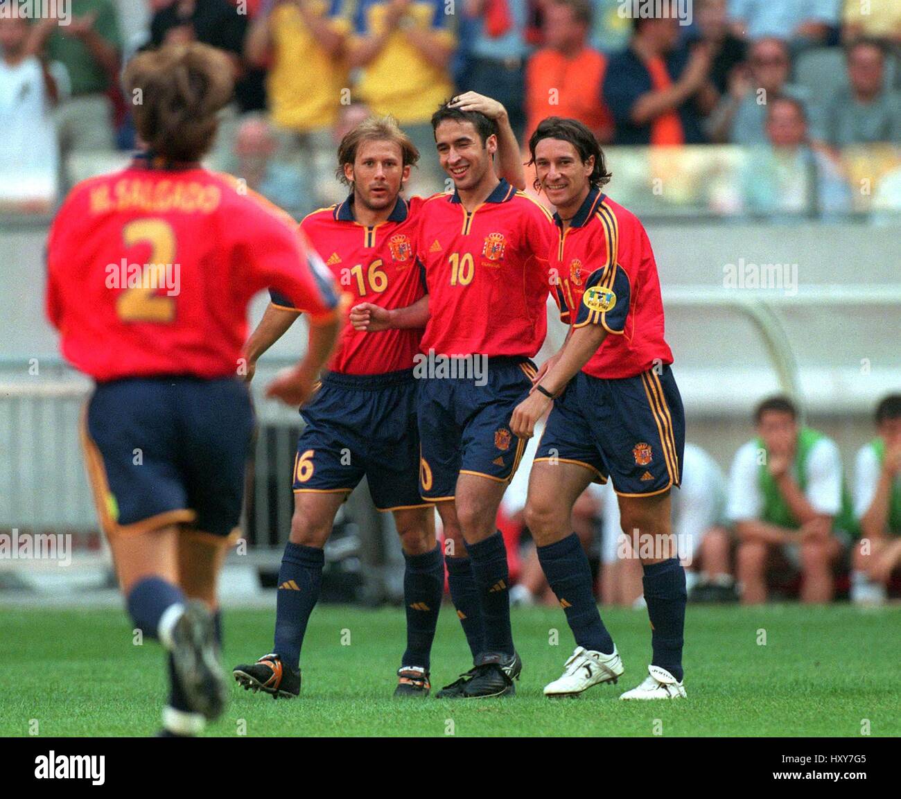 MENDIETA RAUL & ALFONSO SLOVENIA V SPAIN 19 June 2000 Stock Photo - Alamy