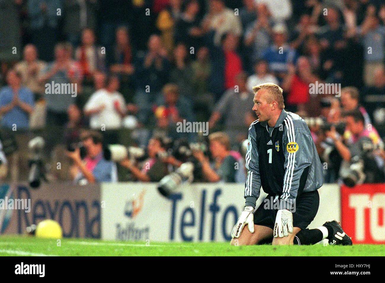 MAGNUS HEDMAN BELGIUM V SWEDEN 10 June 2000 Stock Photo - Alamy