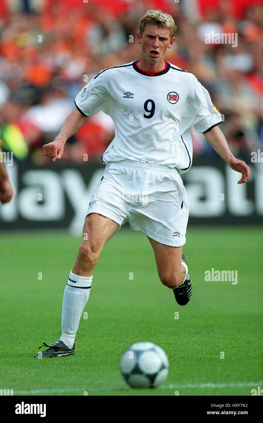 TORE ANDRE FLO NORWAY & CHELSEA FC 13 June 2000 Stock Photo - Alamy