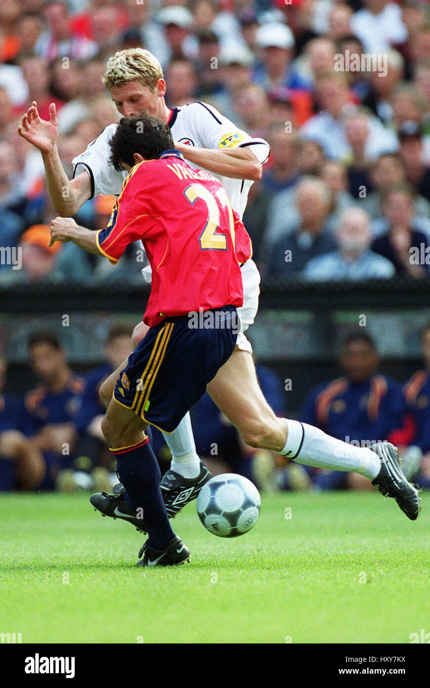 TORE ANDRE FLO & J.C. VALERON SPAIN V NORWAY 13 June 2000 Stock Photo ...