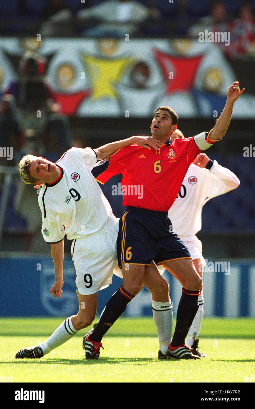 TORE ANDRE FLO & F. HIERRO SPAIN V NORWAY 13 June 2000 Stock Photo - Alamy