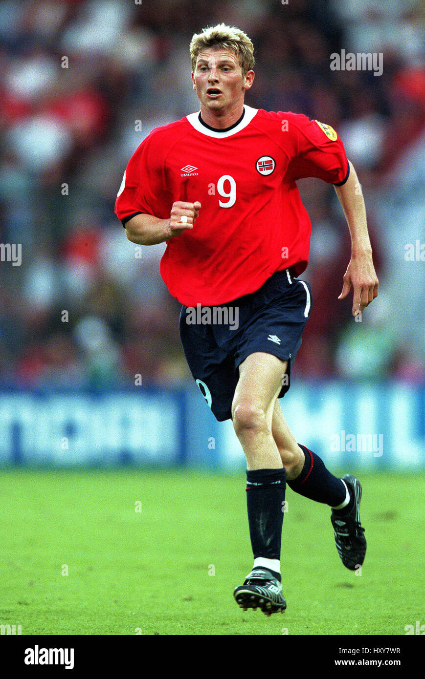 Tore Andre Flo Stock Photos & Tore Andre Flo Stock Images - Alamy
