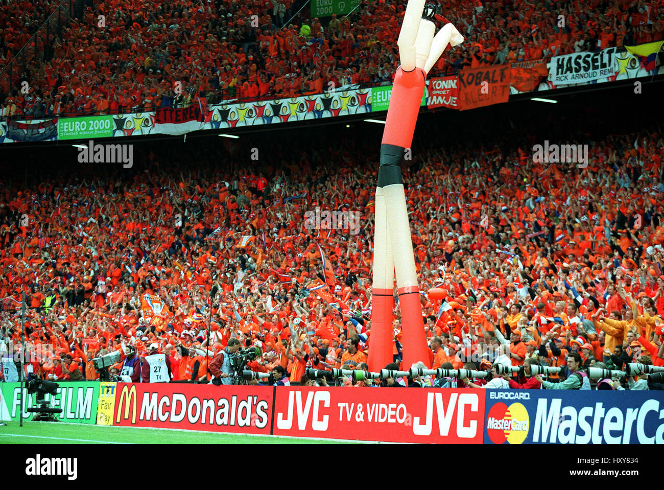 DUTCH FANS EURO 2000 HOLLAND V YUGOSLAVIA 25 June 2000 Stock Photo - Alamy