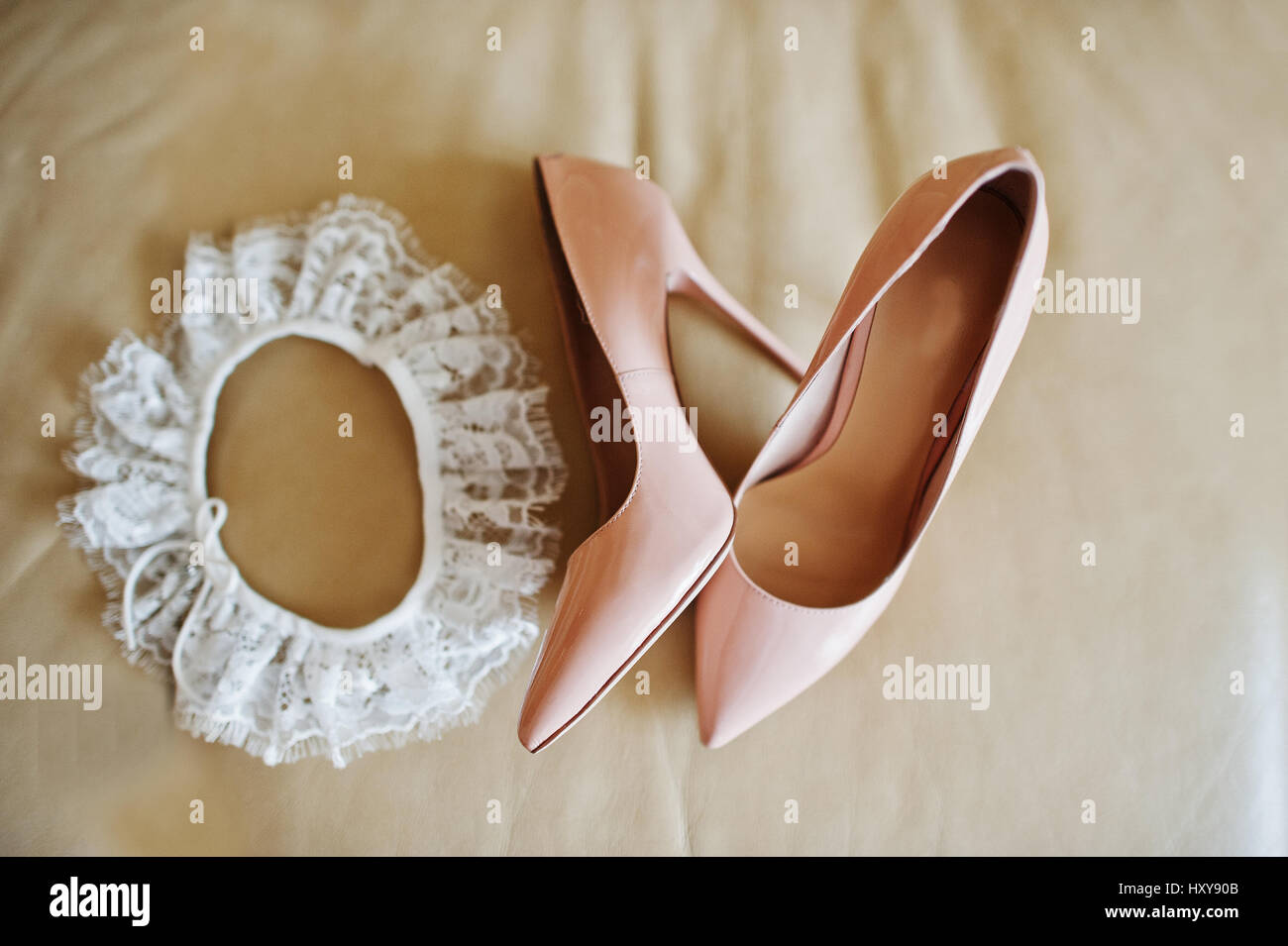 Brides garter hi-res stock photography and images - Alamy