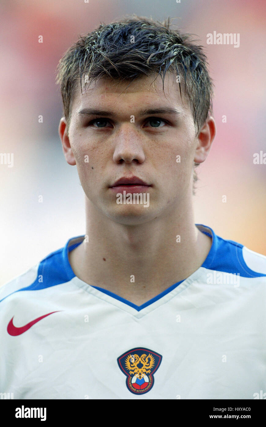 MARAT IZMAILOV RUSSIA & LOKOMOTIV MOSCOW FARO-LOULE ALGARVE PORTUGAL 12 June 2004 Stock Photo ...