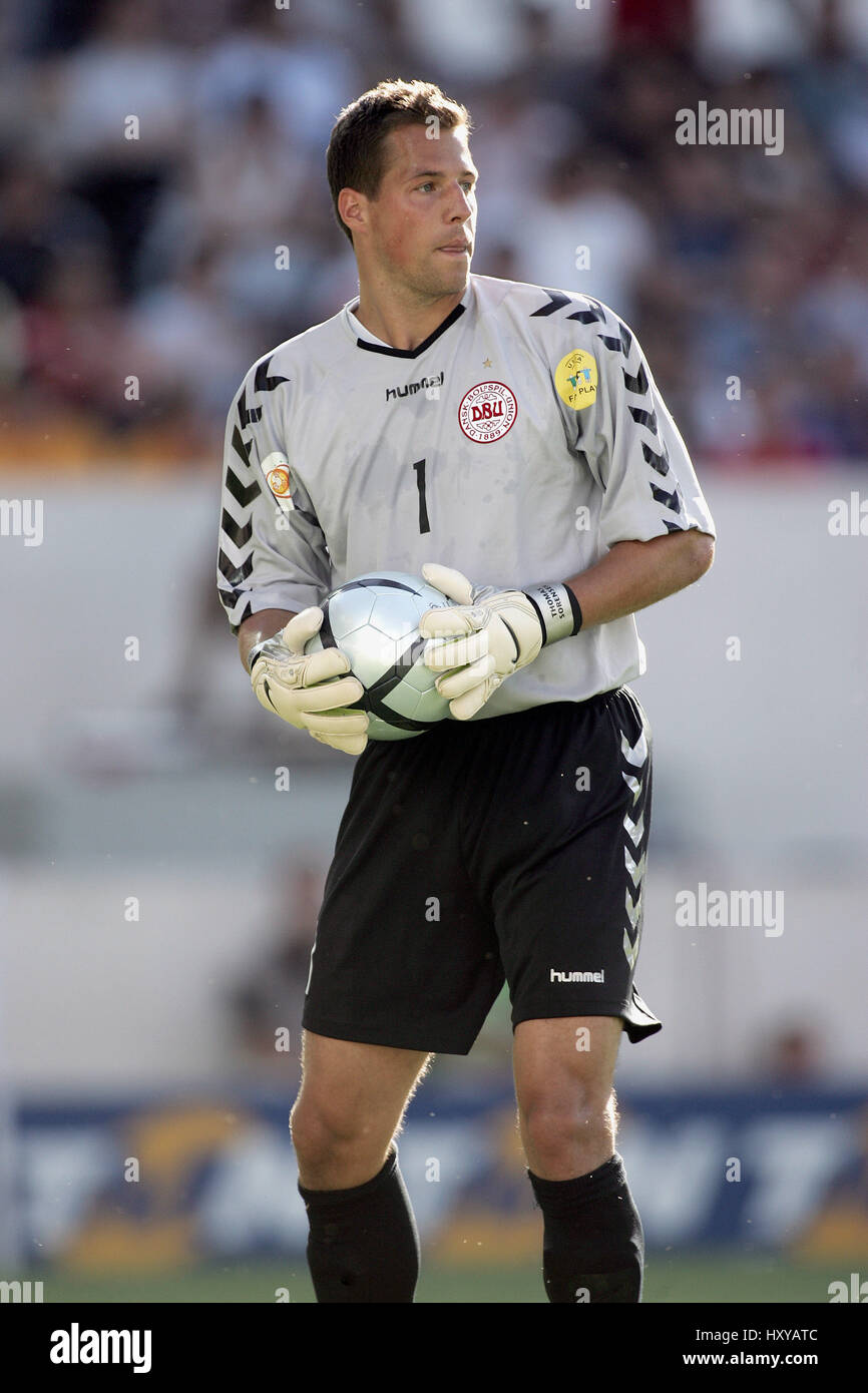 Thomas sorensen euro 2004 hi-res stock photography and images - Alamy