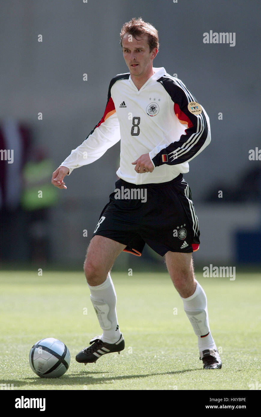 DIETMAR HAMANN GERMANY & LIVERPOOL FC BESSA STADIUM PORTO PORTUGAL 19 ...