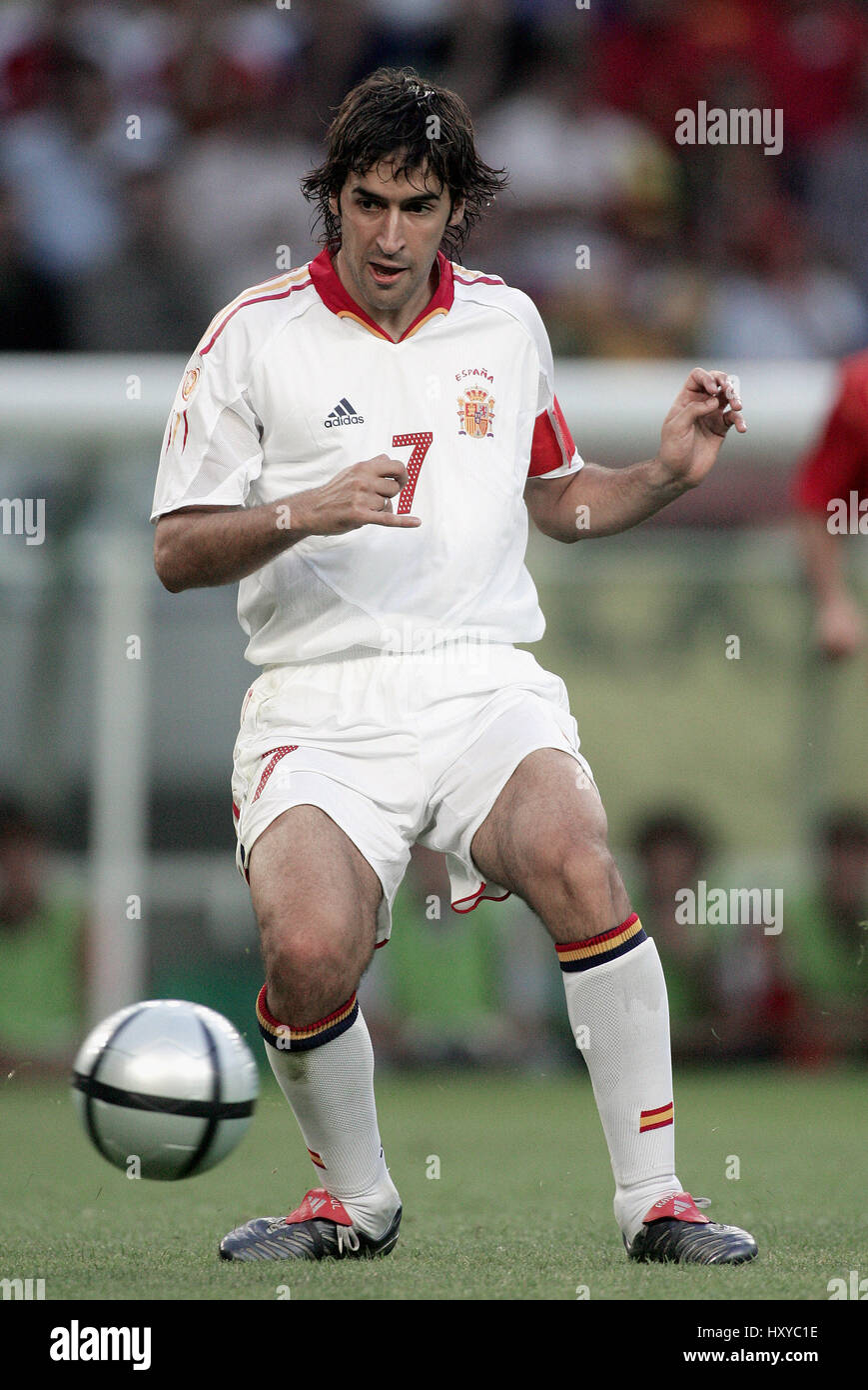 RAUL SPAIN & REAL MADRID CF JOSE ALVALADE STADIUM LISBON PORTUGAL 20 June 2004 Stock Photo - Alamy