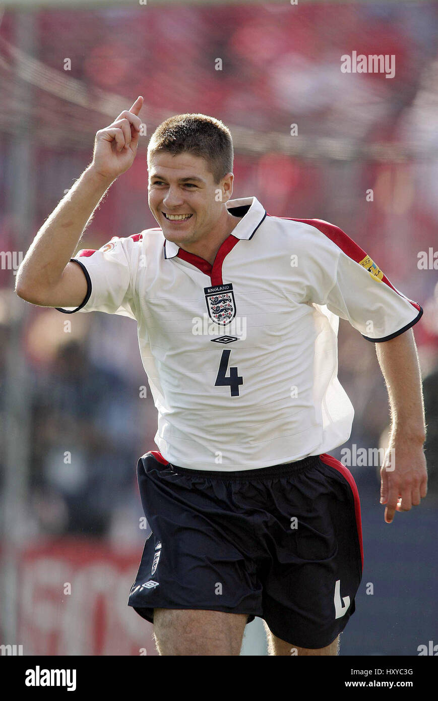 Steven gerrard goal celebration hi-res stock photography and images - Alamy