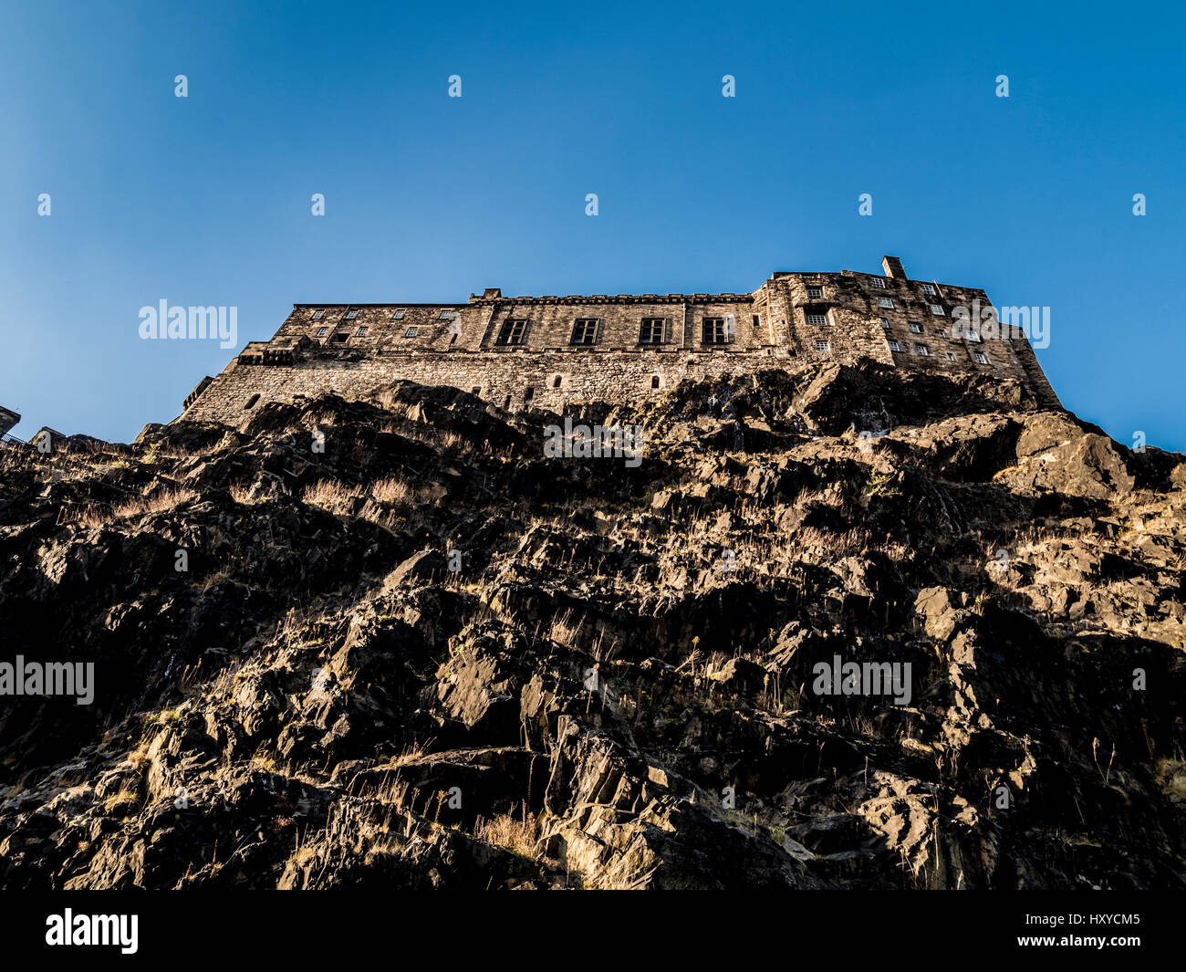 Blue sky and castle hi-res stock photography and images - Alamy