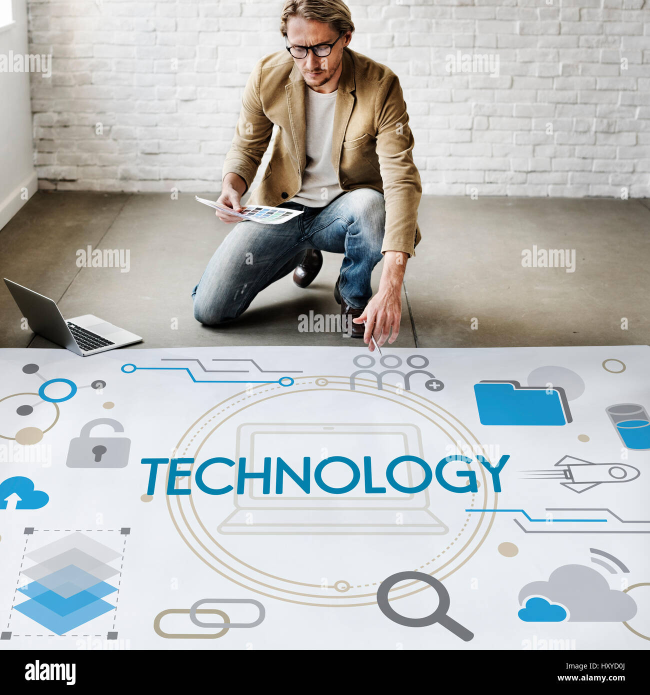 Businessman drawing computer system hi-res stock photography and images ...