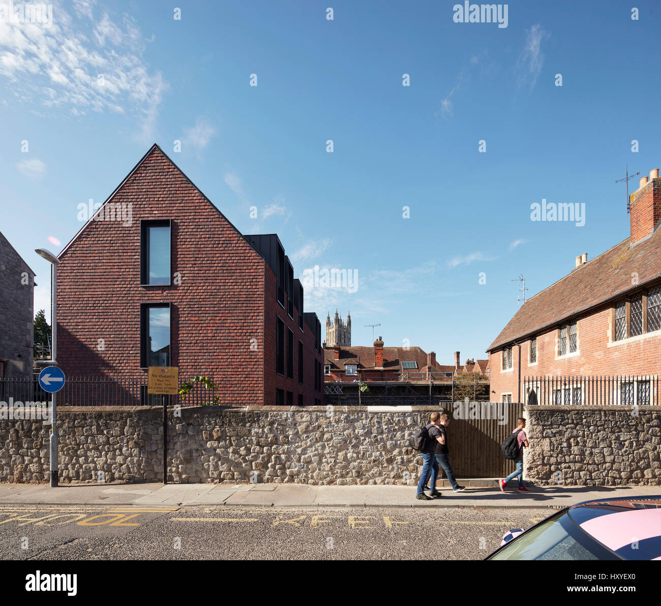 Masonry perimeter wall hi-res stock photography and images - Alamy