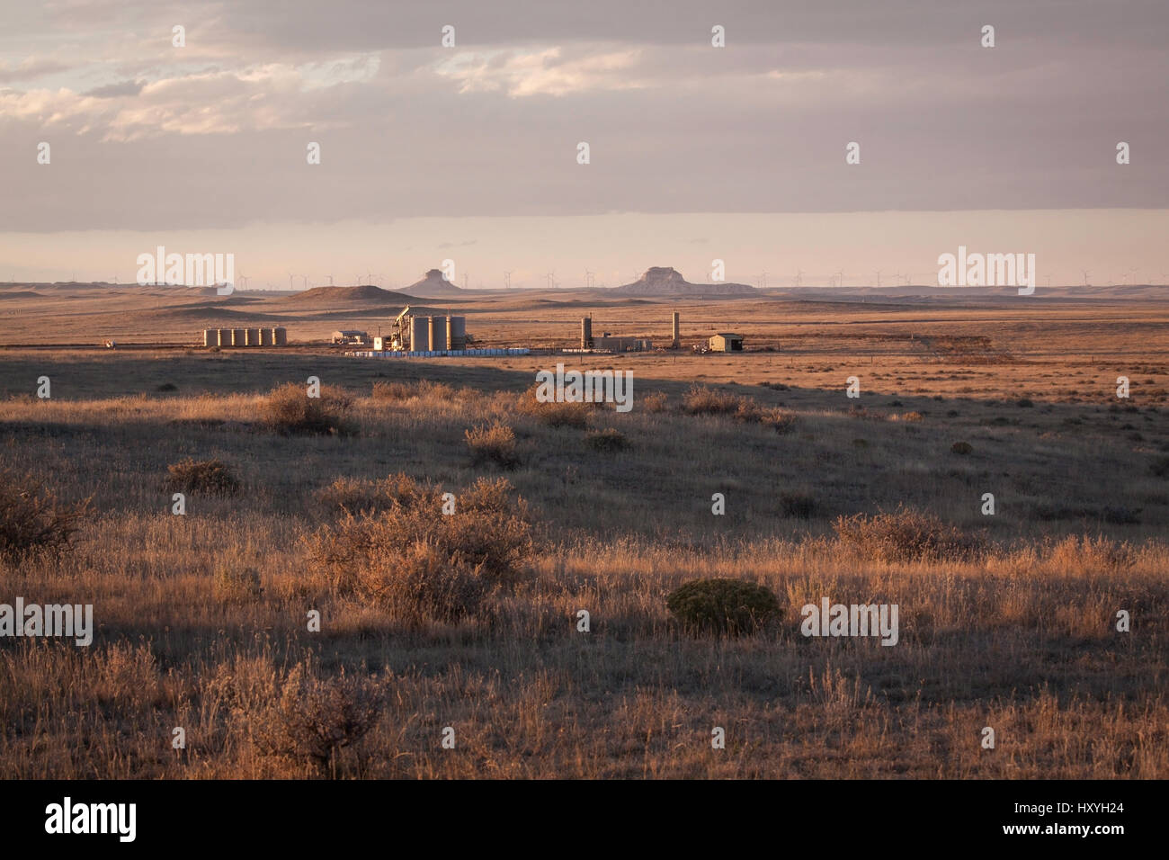 Colorado oil well hi-res stock photography and images - Alamy