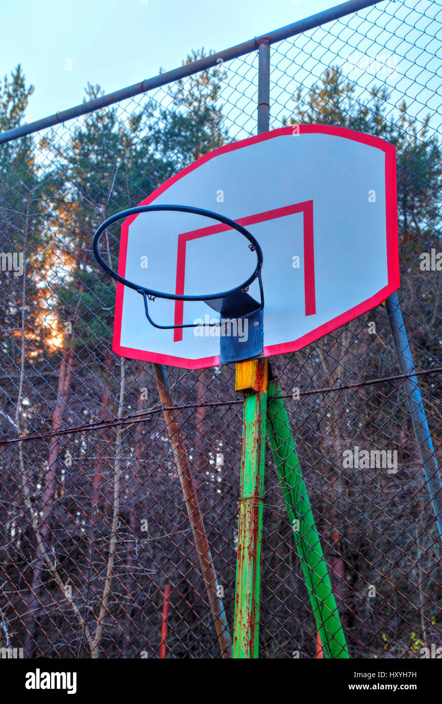 Outdoor basketball hoop closeup Stock Photo - Alamy