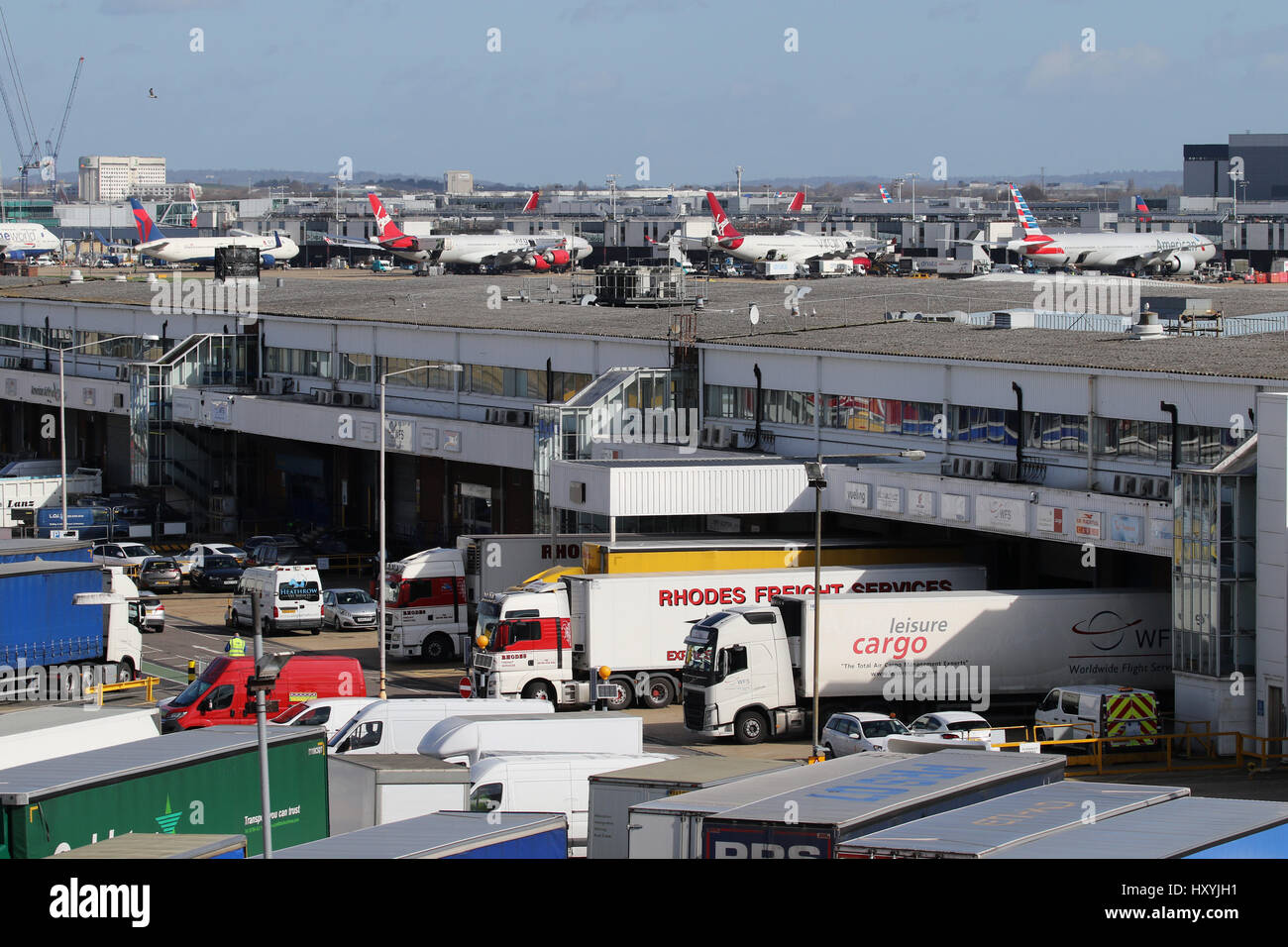 Lorry terminal hi-res stock photography and images - Alamy