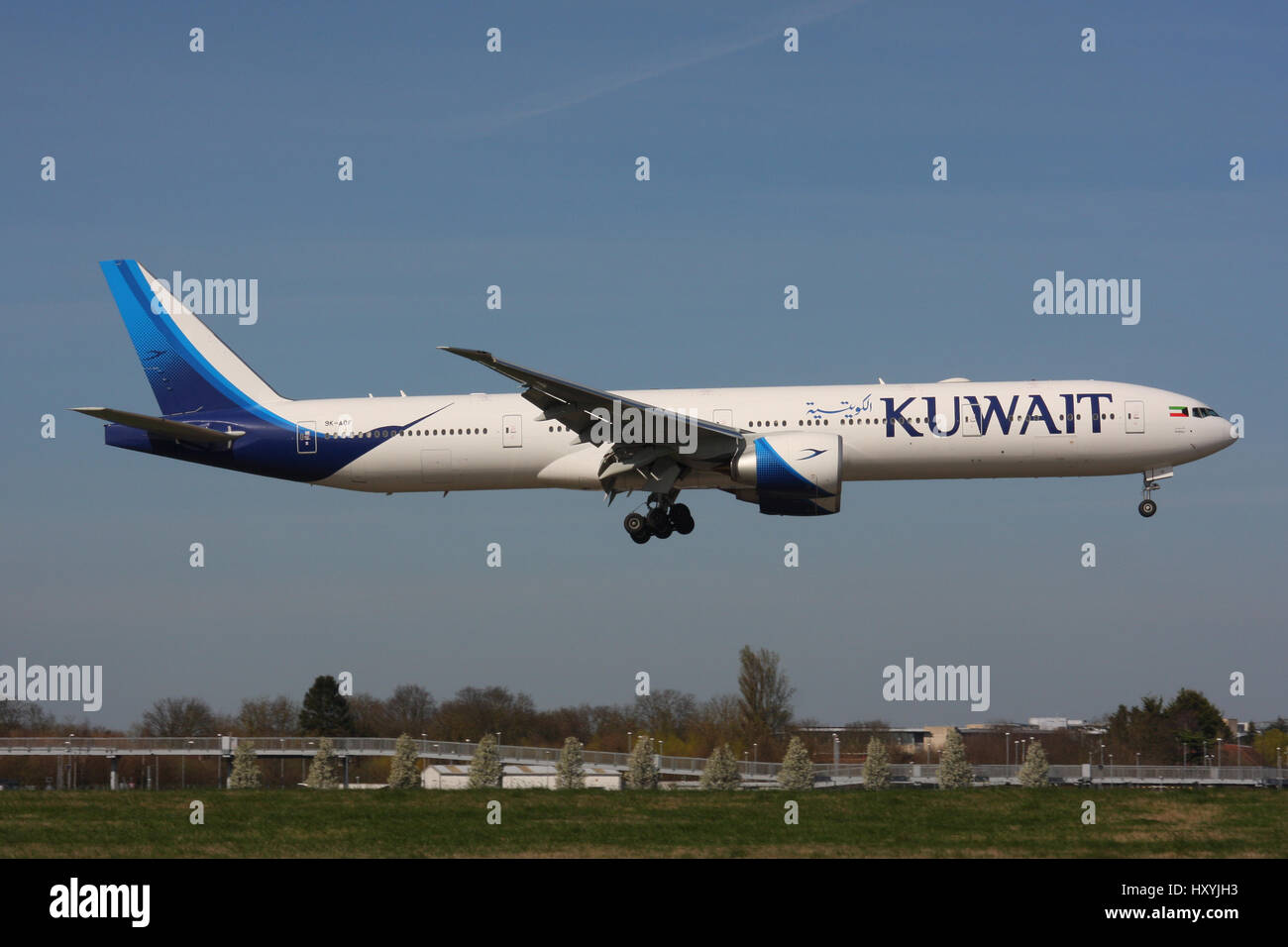 KUWAIT BOEING 777 Stock Photo - Alamy