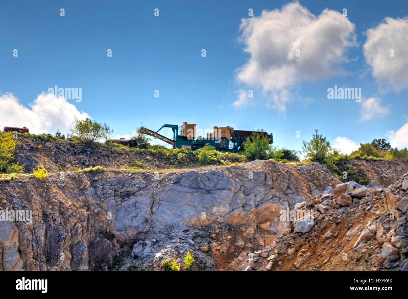 Stone Crusher Stock Photos & Stone Crusher Stock Images - Alamy