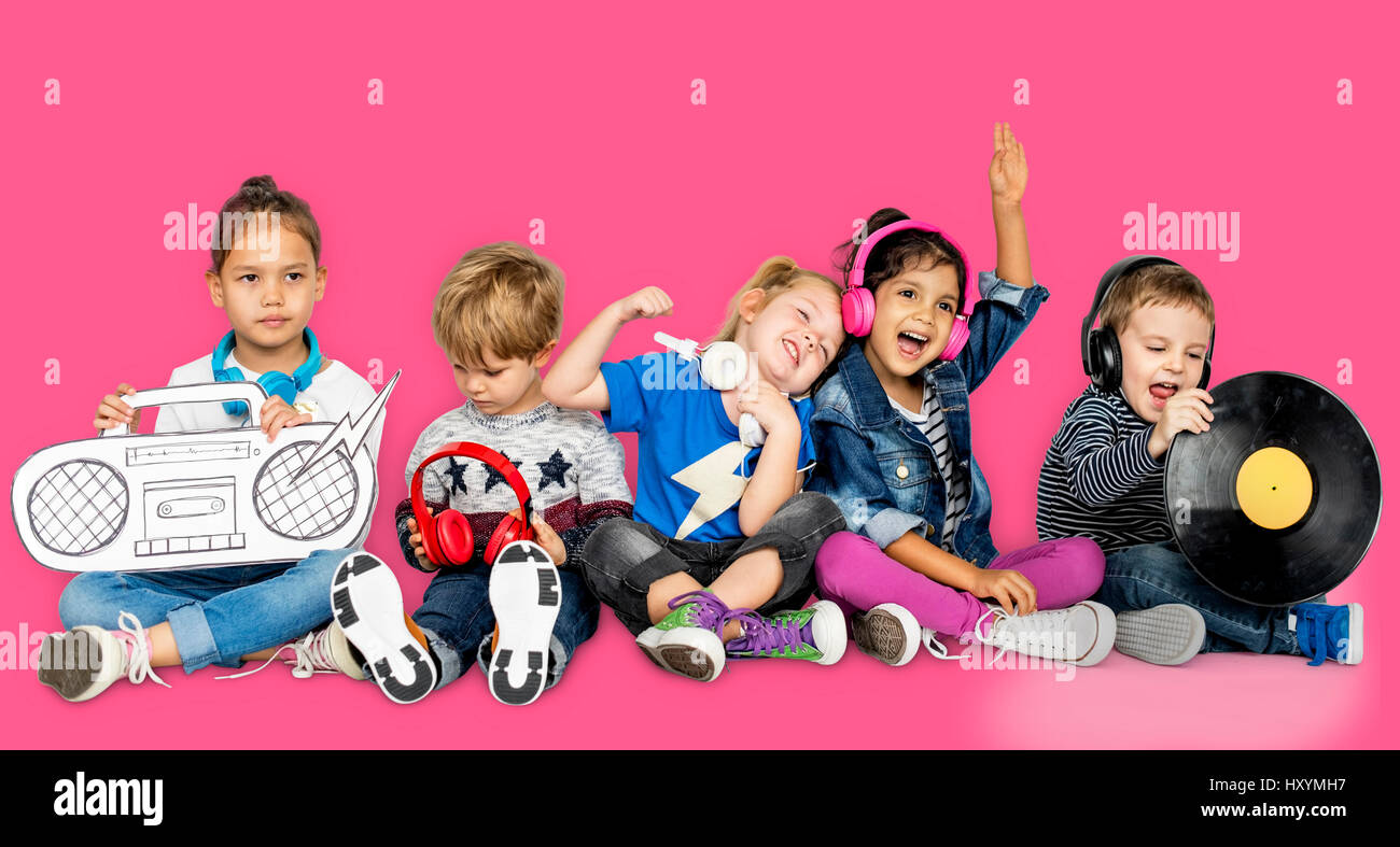 Little Children Music Vinyl Jukebox Papercraft Stock Photo - Alamy