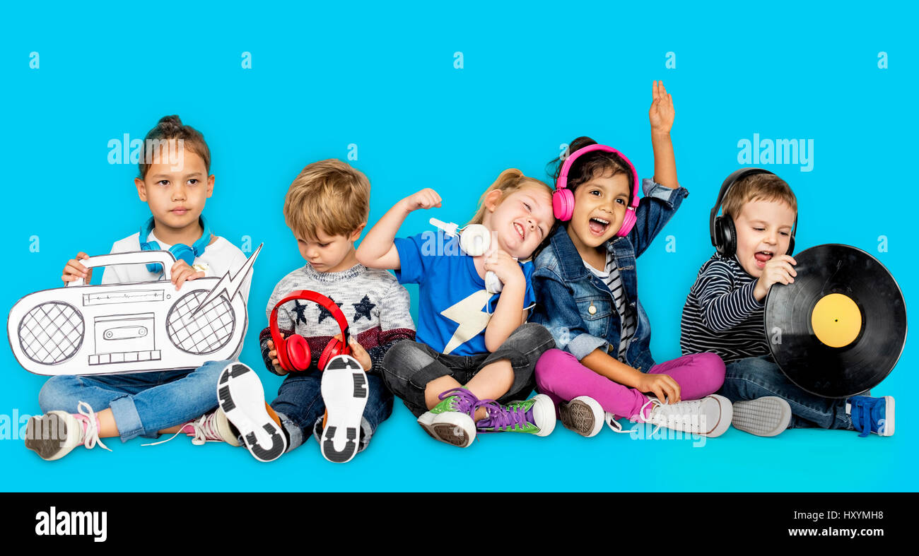 Little Children Music Vinyl Jukebox Papercraft Stock Photo - Alamy