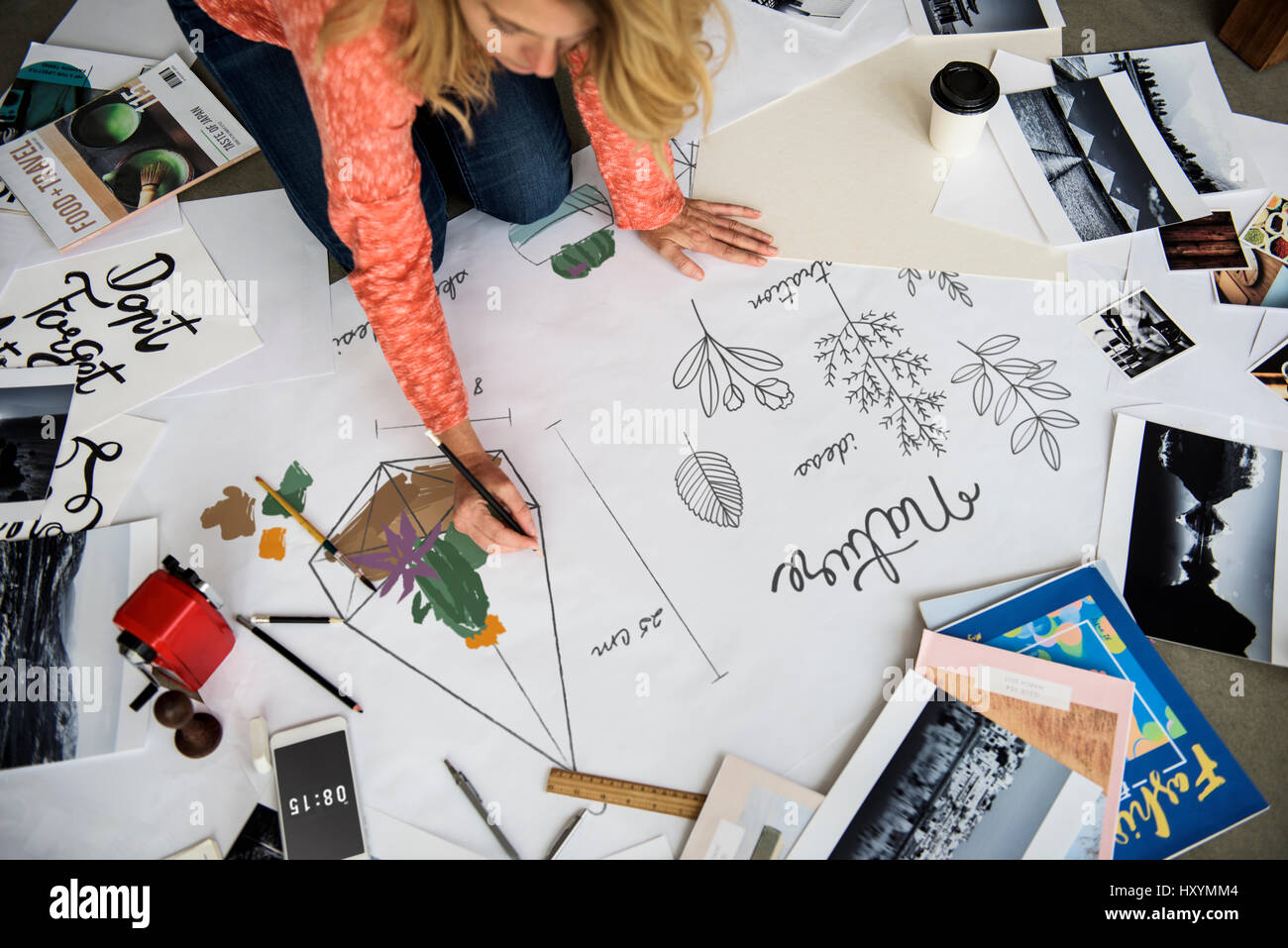 Hand process work desk draw hi-res stock photography and images - Alamy