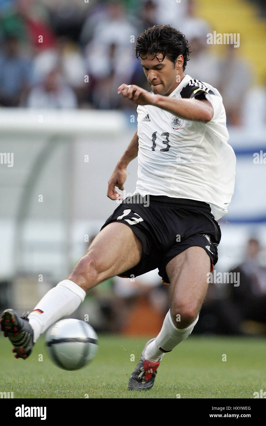 MICHAEL BALLACK GERMANY & BAYERN MUNICH FC JOSE ALVALADE STADIUM LISBON ...