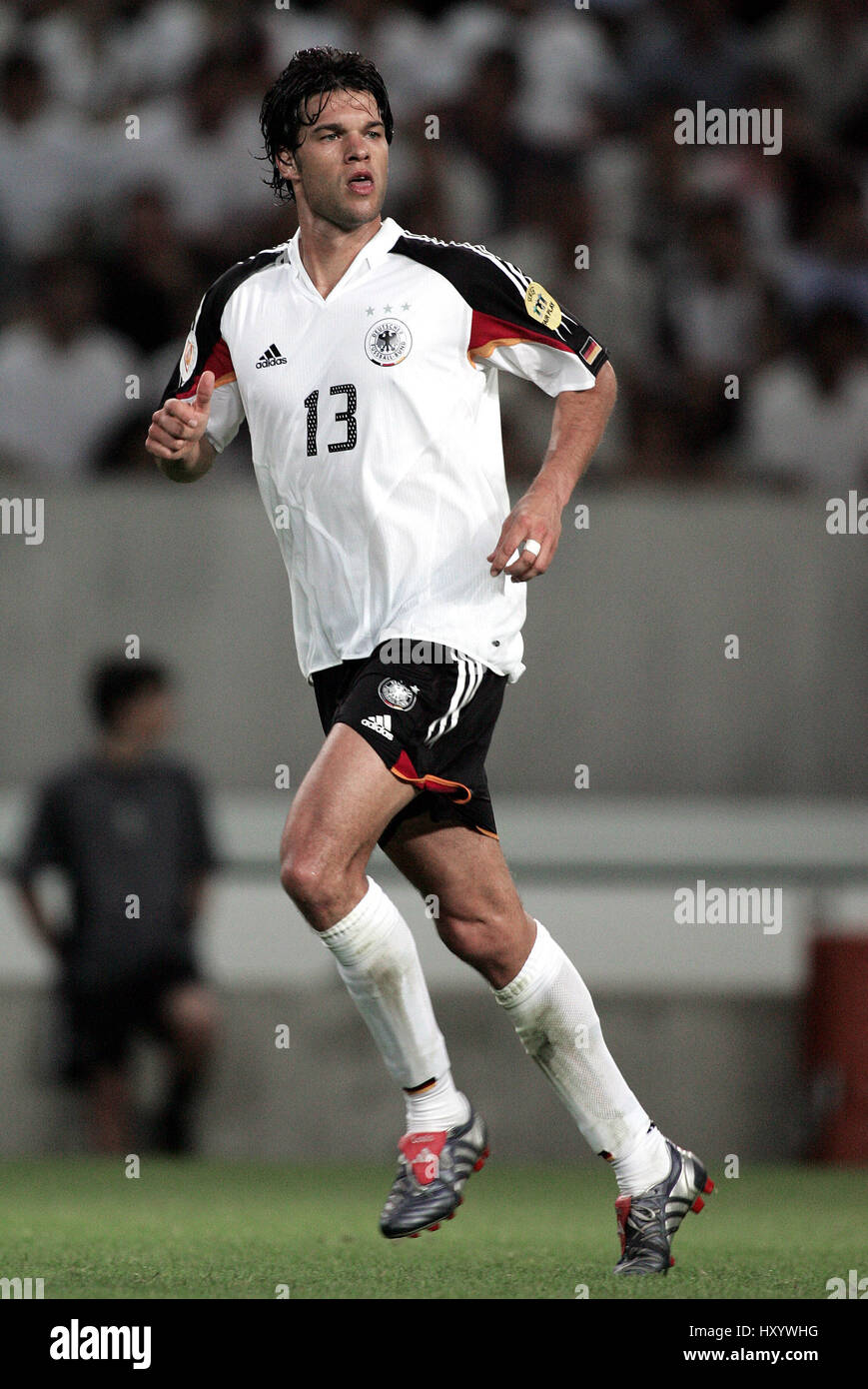 MICHAEL BALLACK GERMANY & BAYERN MUNICH FC JOSE ALVALADE STADIUM LISBON ...