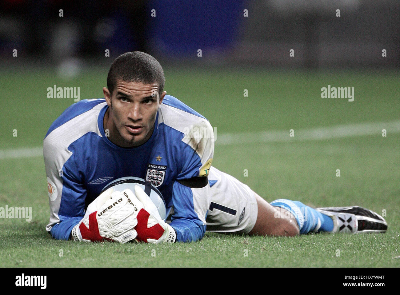 DAVID JAMES ENGLAND & MANCHESTER CITY FC LUZ STADIUM LISBON PORTUGAL 24 ...