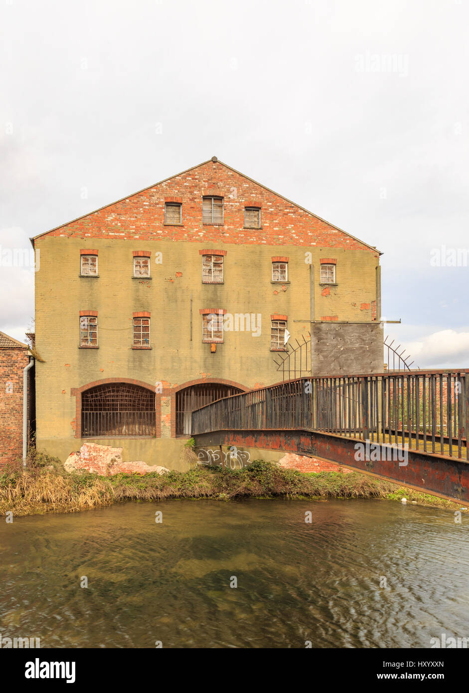 Graffiti on side old bridge hi-res stock photography and images - Alamy