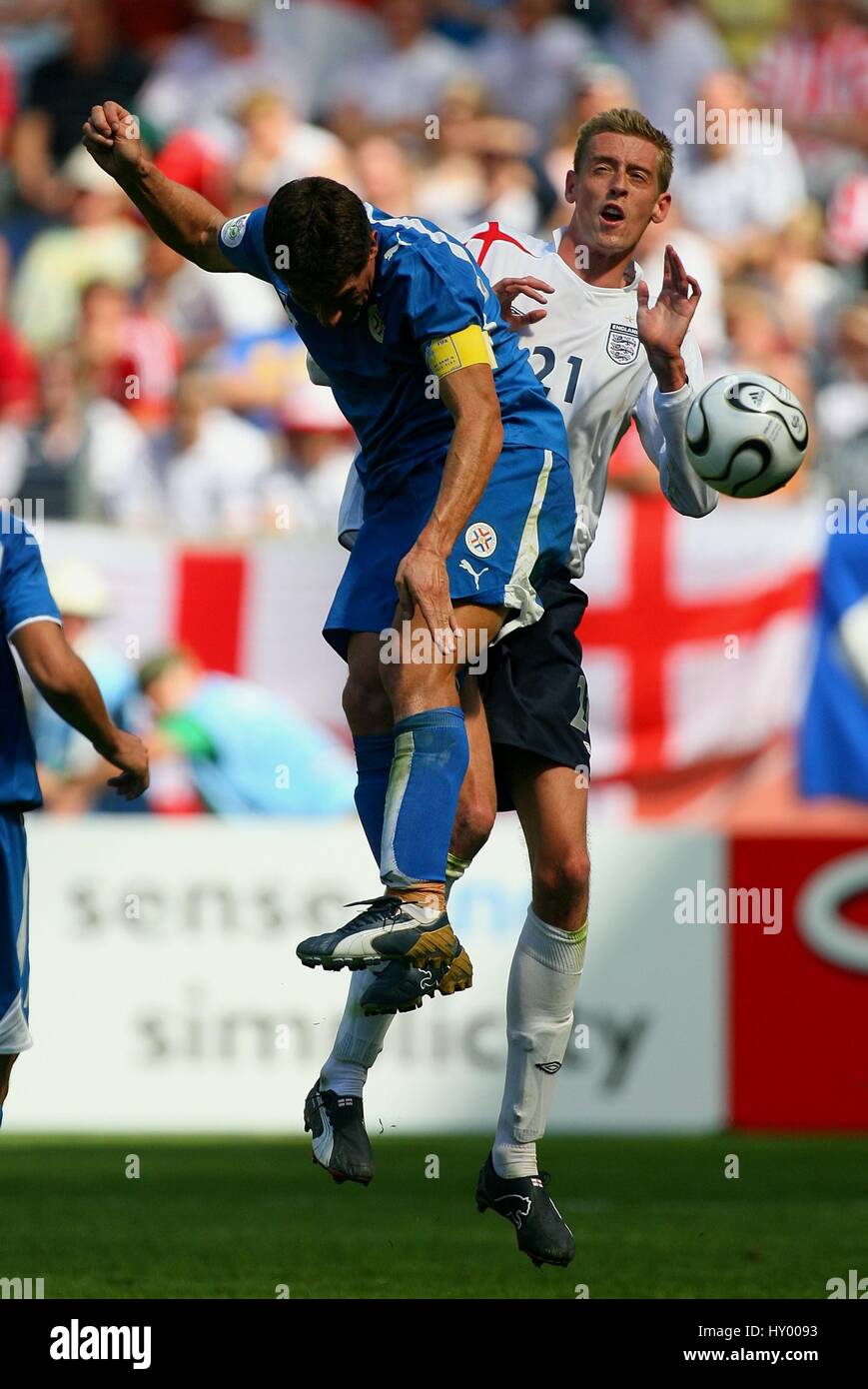 PETER CROUCH & CARLOS GAMARRA ENGLAND V PARAGUAY WORLD CUP FRANKFURT ...