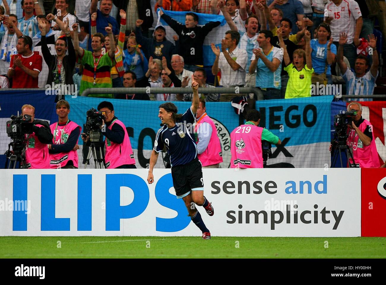 HERNAN CRESPO ARGENTINA & CHELSEA FC WORLD CUP GELSENKIRCHEN GERMANY 16 ...