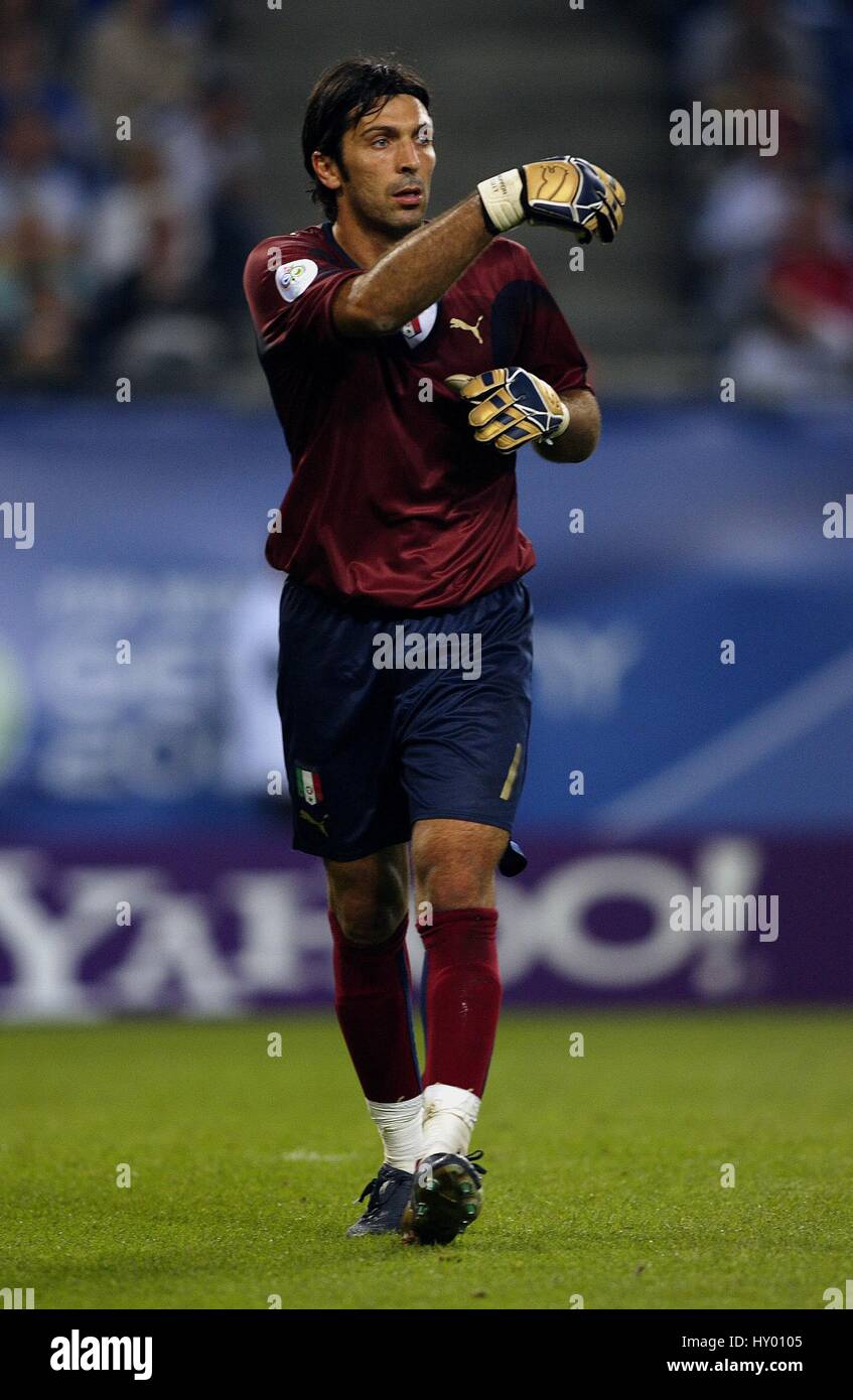 GIANLUIGI BUFFON ITALY & JUVENTUS WORLD CUP AOL ARENA HAMBURG GERMANY ...