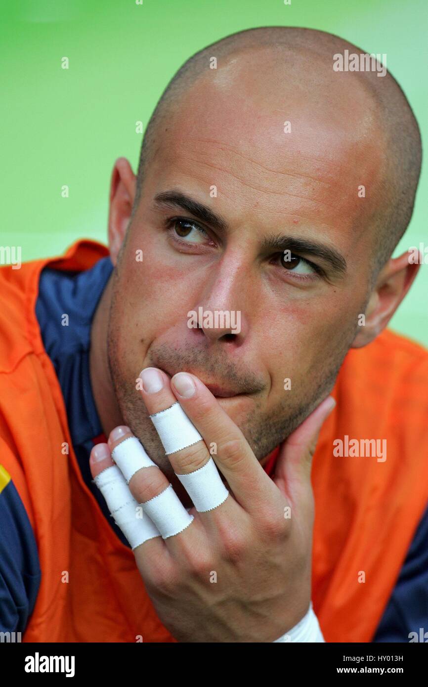 Jose reina spain liverpool fc hi-res stock photography and images - Alamy