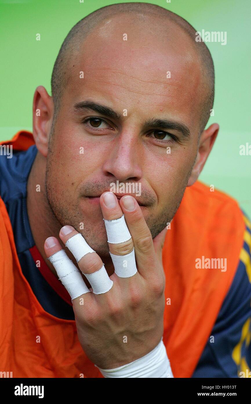 Jose reina spain liverpool fc hi-res stock photography and images - Alamy